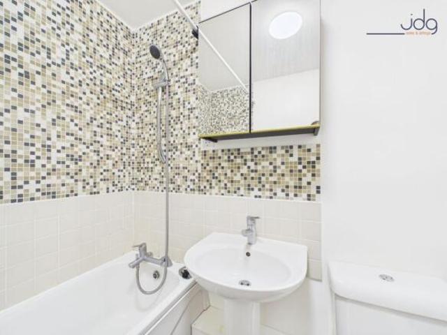 2 bedroom flat for rent in River Street, Lancaster, LA1