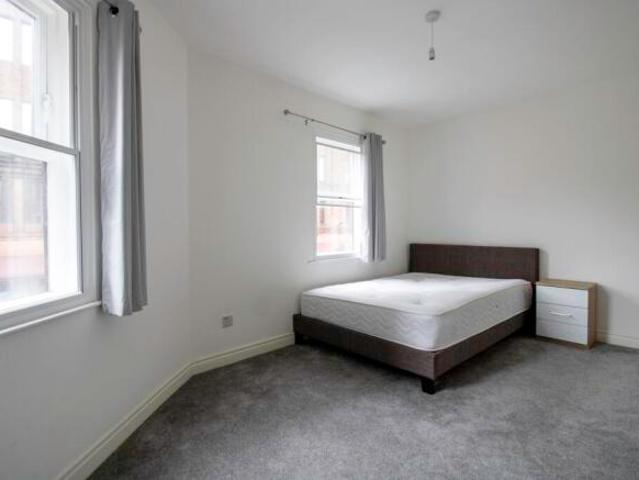 2 bedroom flat for rent in Riverside Court, Leeds City Centre, LS1