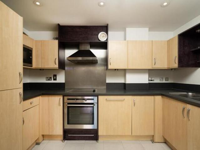 2 bedroom flat for rent in Riverside West, Smugglers Way, SW18