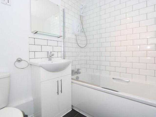 2 bedroom flat for rent in Riverview Place, Glasgow, G5