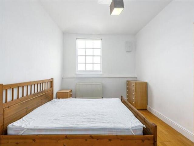2 bedroom flat for rent in Roman Road, Bow West, E3