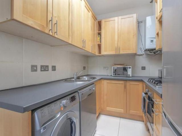 2 bedroom flat for rent in Romeyn Road, Streatham, London, SW16