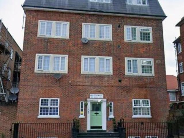 2 bedroom flat for rent in Romford Road, Stratford, Newham, London, E15