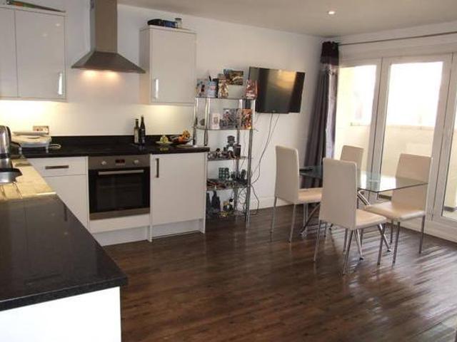 2 bedroom flat for rent in Robert Views Southend SS1