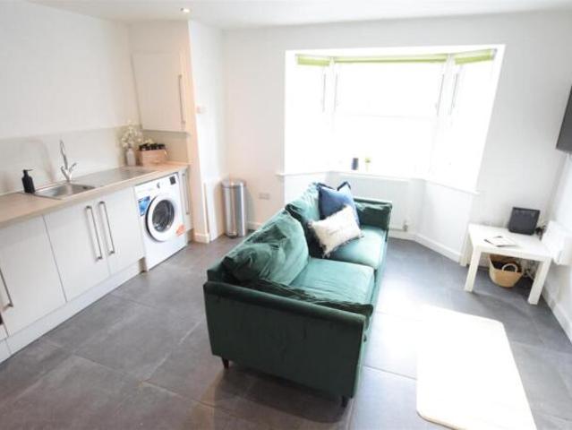 2 bedroom flat for rent in Robey Court Student apartment 26/27, LN5