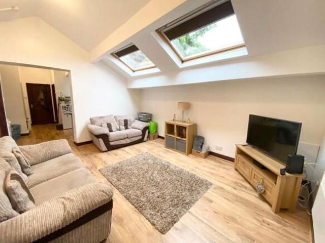 2 bedroom flat for rent in Robin Lane, Pudsey, West Yorkshire, LS28