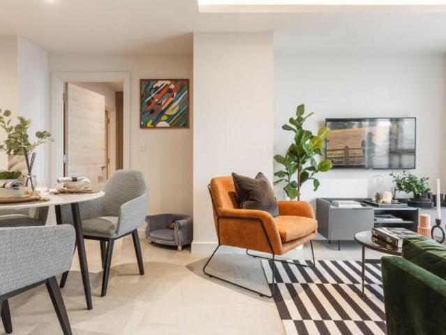 2 bedroom flat for rent in Rochdale Road, Manchester, Greater Manchester, M4