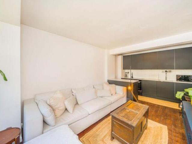 2 bedroom flat for rent in Rodenhurst Road, Clapham, SW4