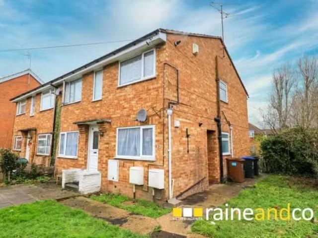 2 bedroom flat for rent in Roe Green Lane, Hatfield, AL10