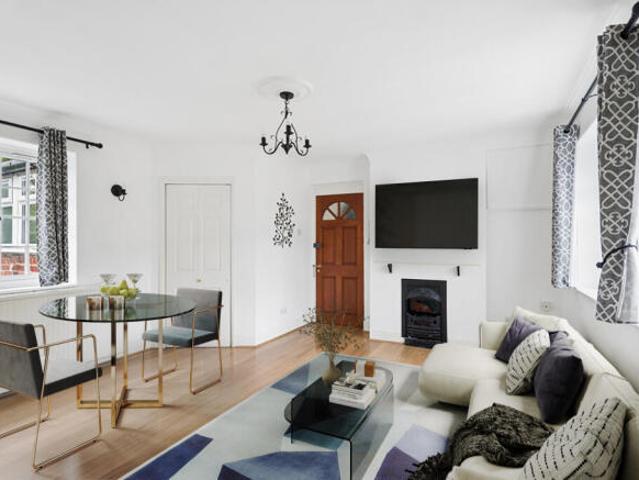 2 bedroom flat for rent in Roe End, Roe Green Village, Kingsbury, NW9