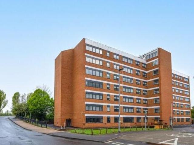 2 bedroom flat for rent in Roebuck House, Roebuck Close, Portsmouth, City Of Portsmouth, PO6