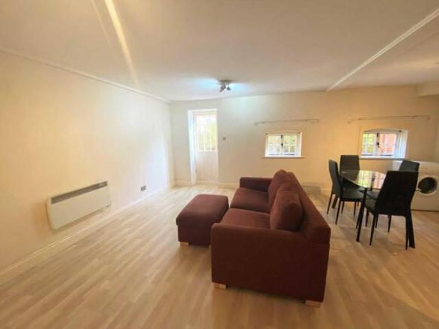 2 bedroom flat for rent in Roper Road, Canterbury, CT2