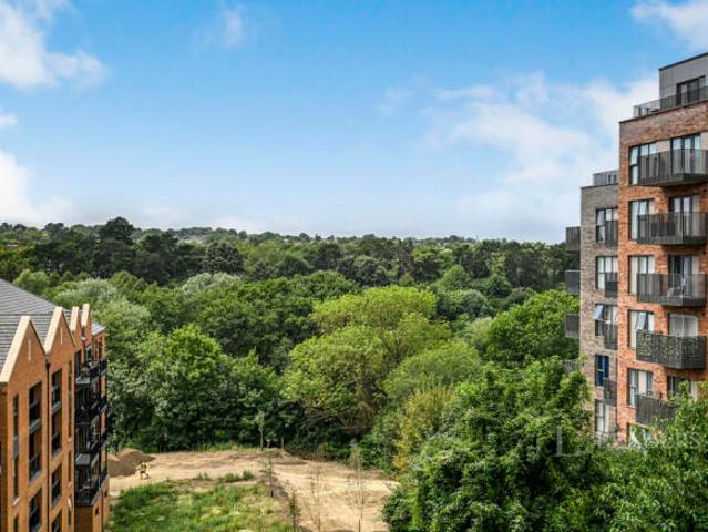 2 bedroom flat for rent in Rosalind Drive, Maidstone, Kent, ME14