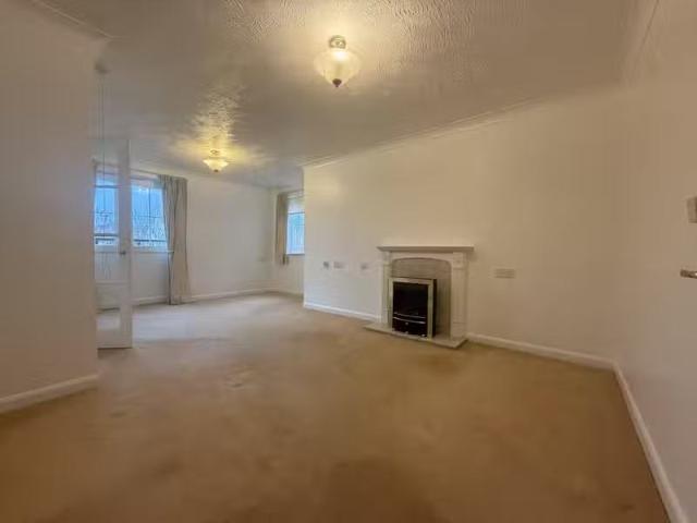 2 bedroom flat for rent in Rosemary Lane, Halstead, Esinteract.