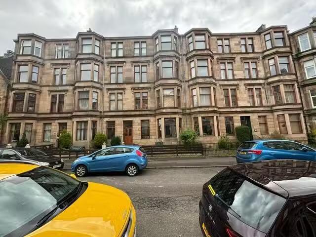 2 bedroom flat for rent in Roslea Drive, Dennistoun, Glasgow.