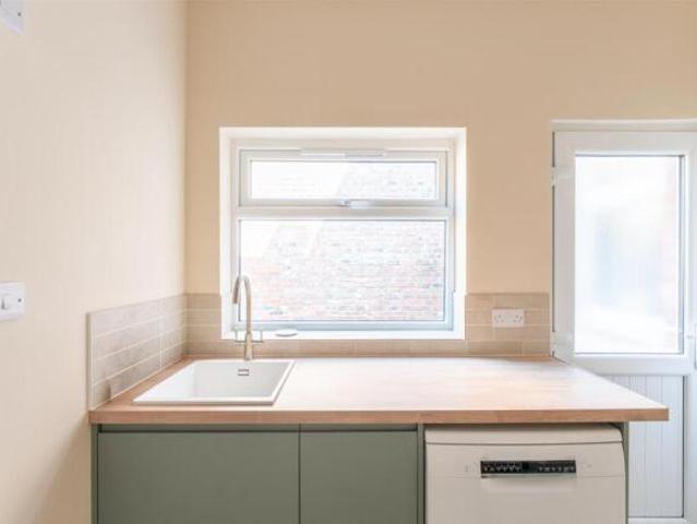 2 bedroom flat for rent in Rothbury Terrace, Heaton, Newcastle Upon Tyne, NE6