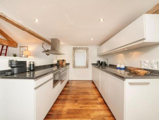 2 bedroom flat for rent in Rotherhithe Street, Rotherhithe, SE16