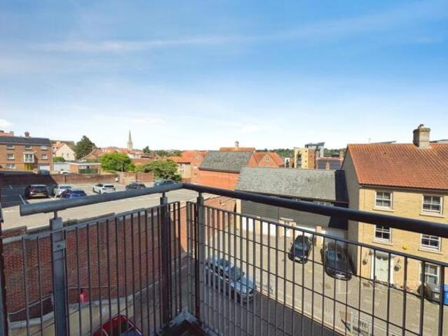 2 bedroom flat for rent in Rouen Road, Norwich, Norfolk, NR1