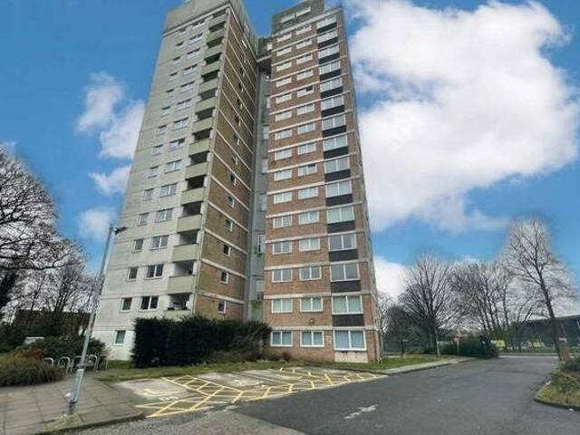 2 bedroom flat for rent in Roughwood Drive Northwood L33