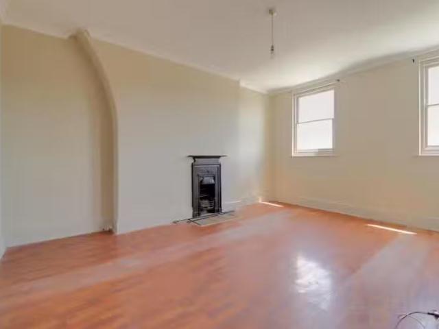 2 bedroom flat for rent in Roundhill Crescent, Brighton, BN2