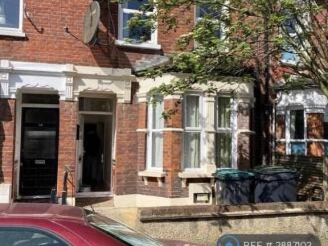 2 bedroom flat for rent in Rowley Road, London, N15