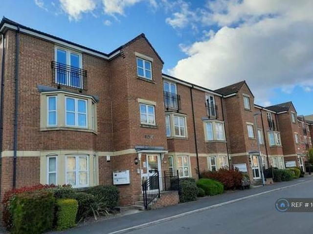 2 bedroom flat for rent in Royal Troon Drive Wakefield WF1