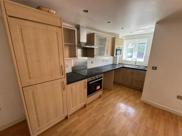 2 bedroom flat for rent in Royal Court, SS2