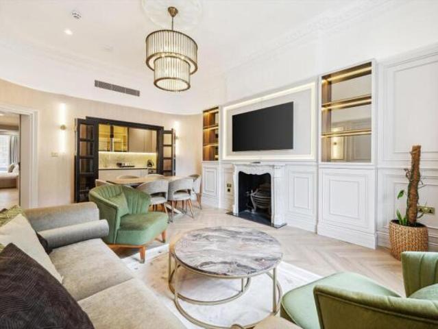 2 bedroom flat for rent in Royal Crescent, London, W11
