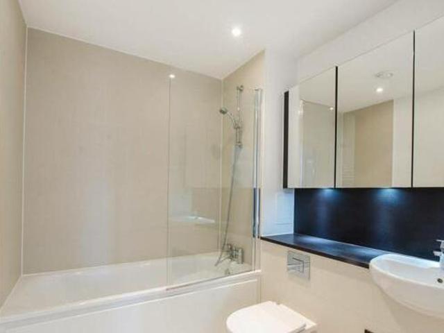2 Bedroom Flat For Rent In Royal Docks, London
