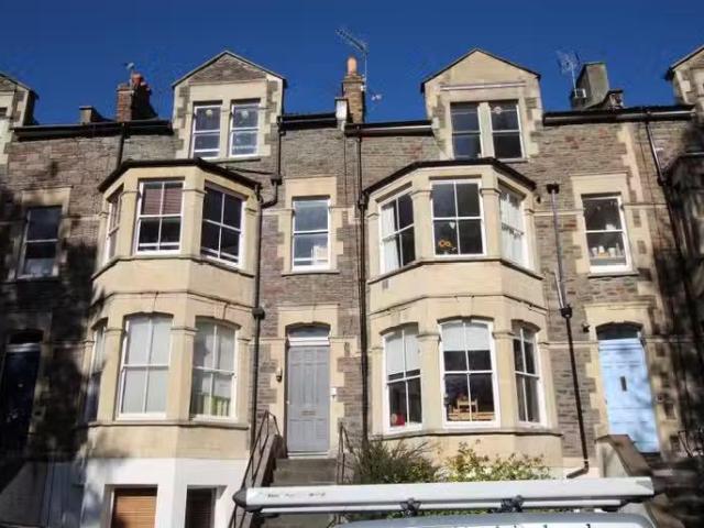 2 bedroom flat for rent in Royal Park Clifton, BS8