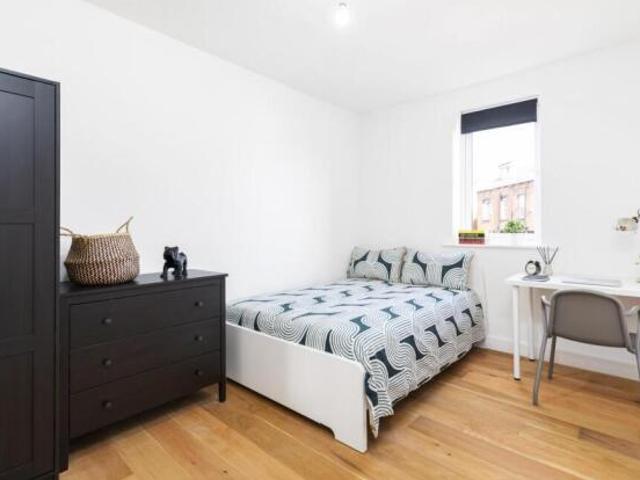 2 bedroom flat for rent in Royal Park Road, Leeds, LS6