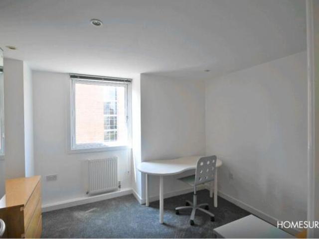 2 bedroom flat for rent in Royal Quay, City Centre, Liverpool, L3