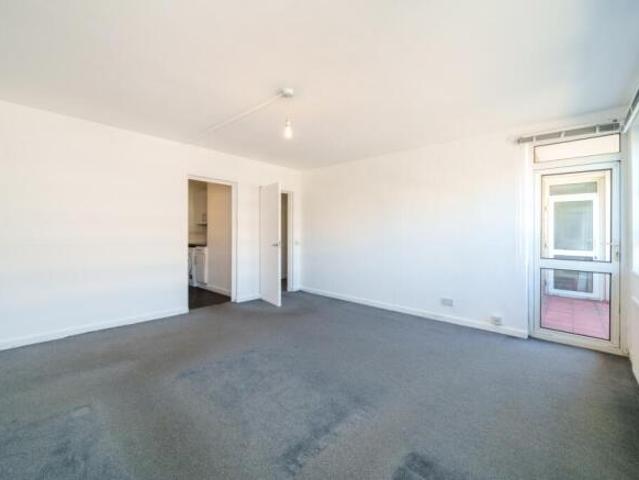 2 bedroom flat for rent in Royal Street London SE1