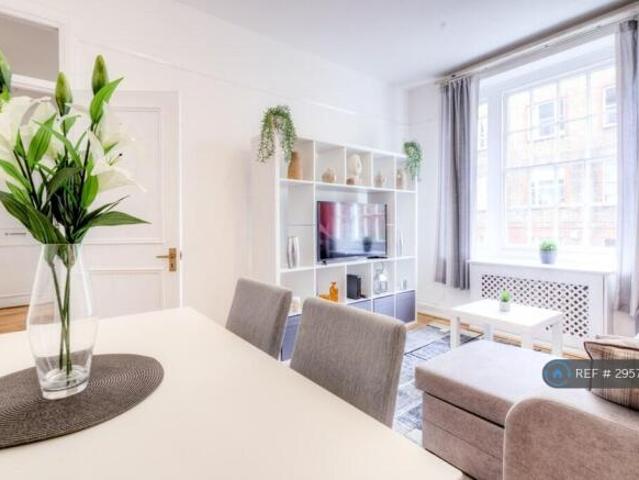 2 bedroom flat for rent in Rupert House, London, SW5