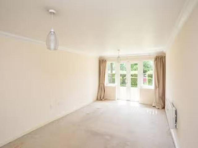 2 bedroom flat for rent in Rushmere Court, HP3, Hemel Hempstea.