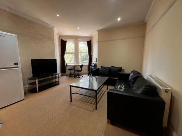 2 bedroom flat for rent in Rushton Crescent, Bournemouth, Dorset, BH3