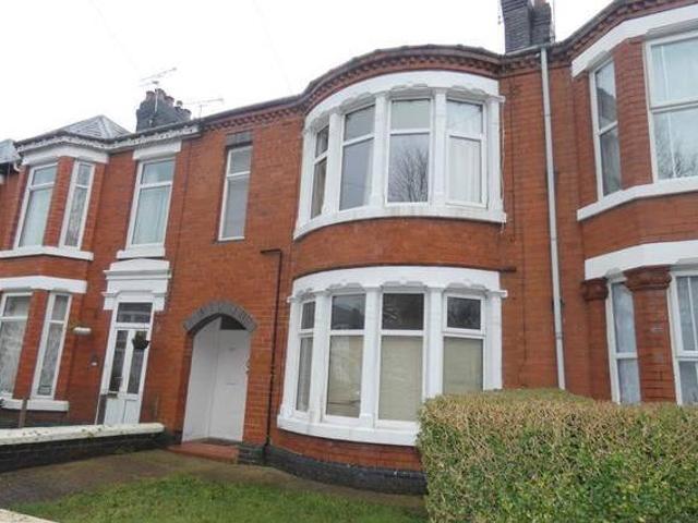 2 bedroom flat for rent in Ruskin Road CW2