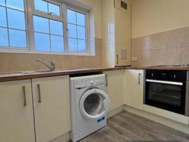 2 bedroom flat for rent in Russell St, Reading, RG1