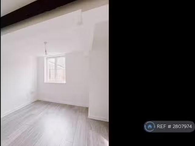 2 bedroom flat for rent in Russell St, Stroud, GL5