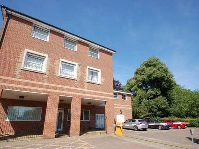 2 bedroom flat for rent in Russet Drive St Albans AL4