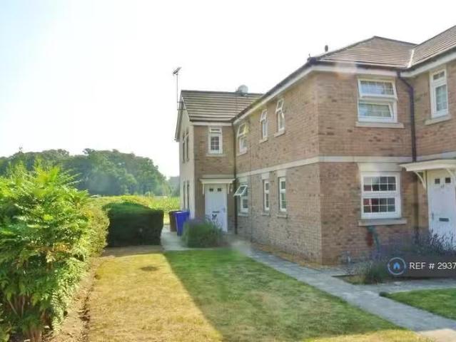 2 bedroom flat for rent in Russet Drive, Red Lodge, Bury St. E.
