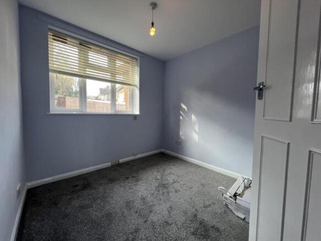 2 bedroom flat for rent in Ruthin Close, Luton, LU1