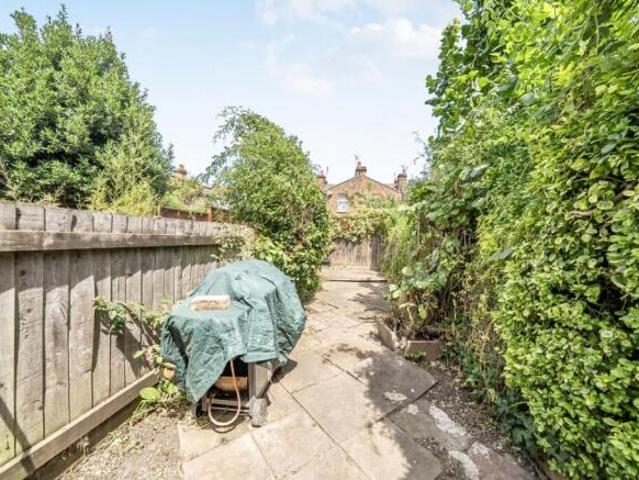 2 bedroom flat for rent in Rutland Gardens, Harringay, London, N4