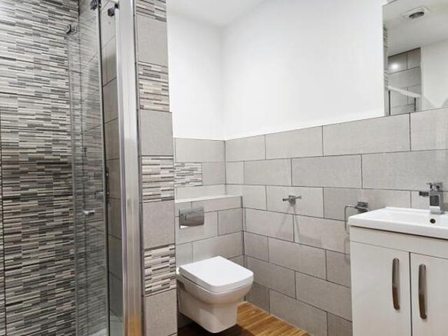 2 bedroom flat for rent in Rye Lane, Peckham, SE15