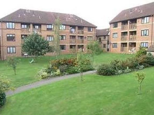 2 bedroom flat for rent in Scott Road Thorpe Park NR1