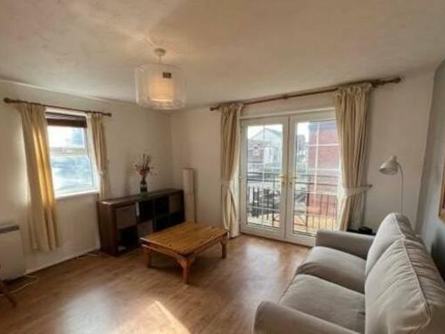 2 bedroom flat for rent in Schooner way Cardiff CF10
