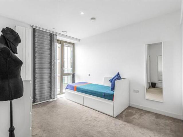 2 bedroom flat for rent in Schooner Road, Royal Wharf, E16