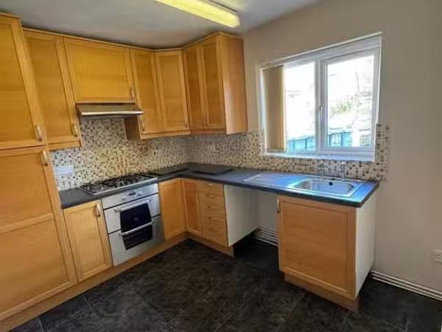 2 bedroom flat for rent in School Street, Cleckheaton, BD19
