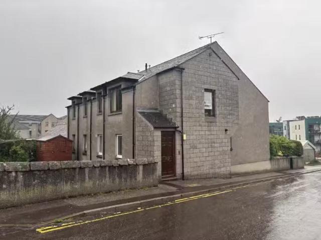 2 bedroom flat for rent in School Road, Cults, Aberdeen, AB15