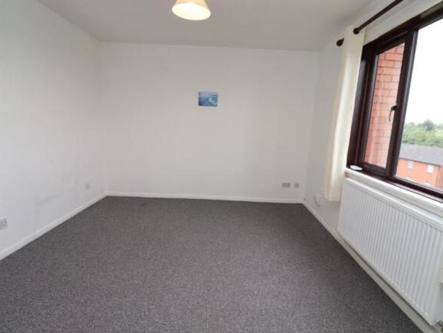 2 bedroom flat for rent in Sandbank Drive, Maryhill, Glasgow, G20